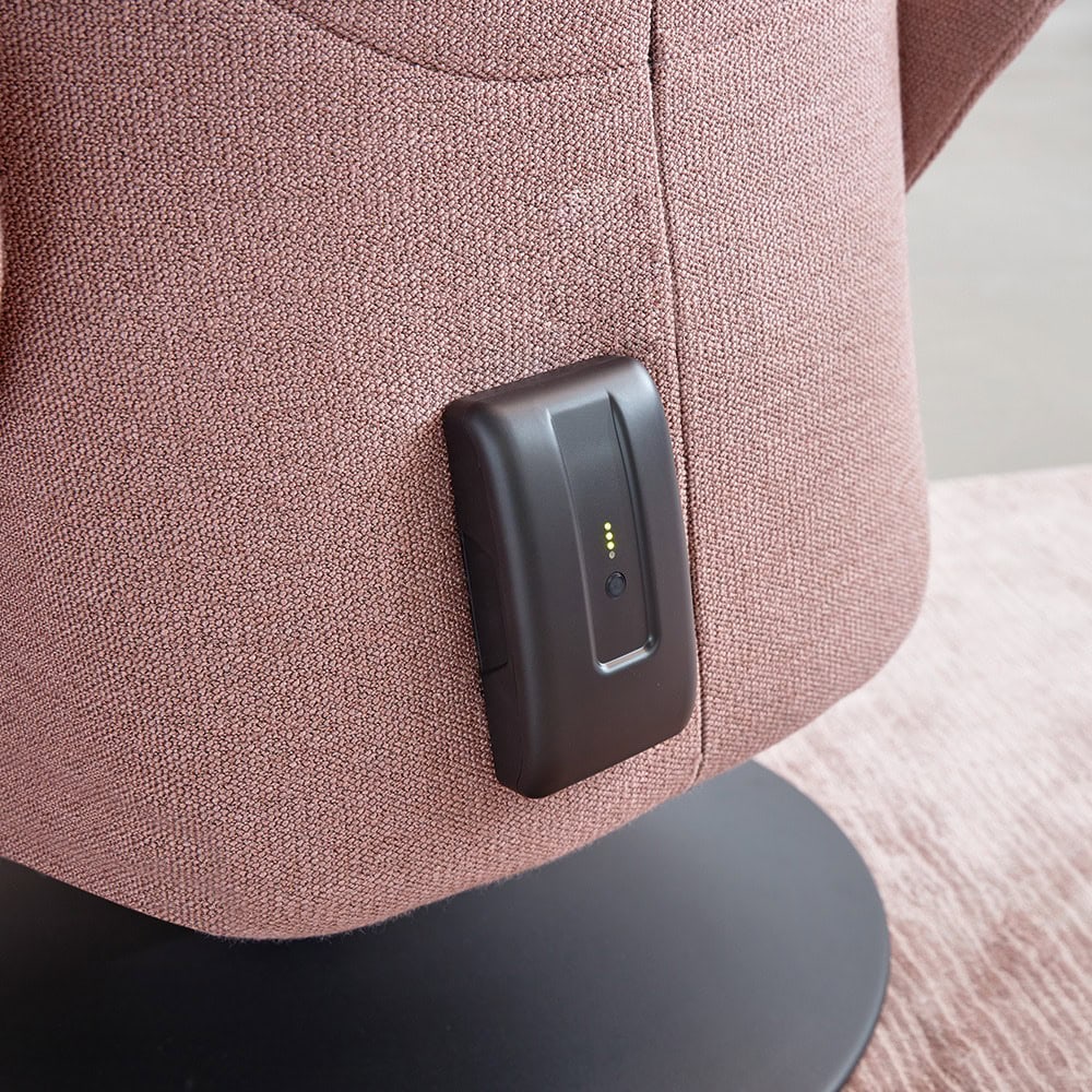 Himolla Abney Riser Recliner - Julian Foye